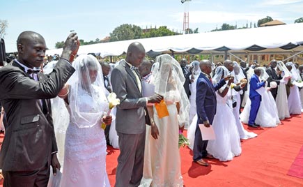 200 Couples Take Matrimonial Vows in Ugandan Mass Wedding