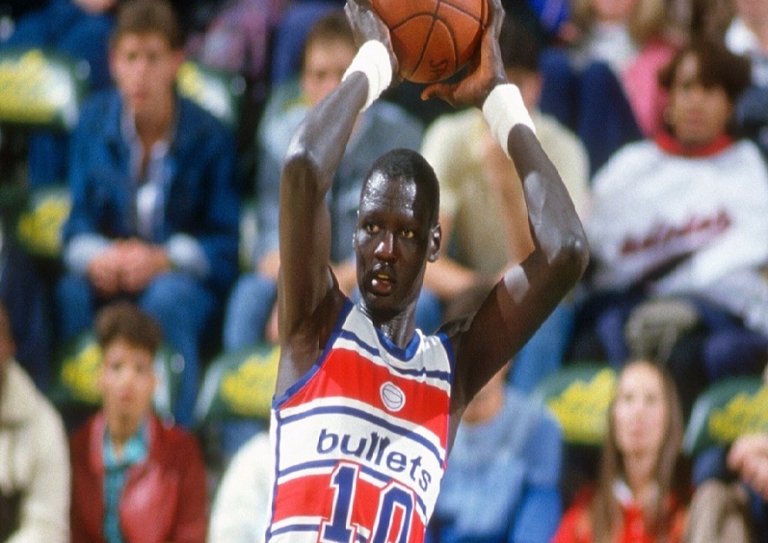 Manute Bol: from herdsboy in Sudan to the tallest player in NBA history ...