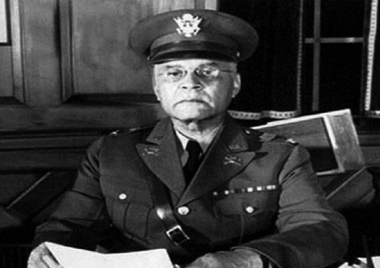 Meet the first African-American to rise to the rank of General in the ...