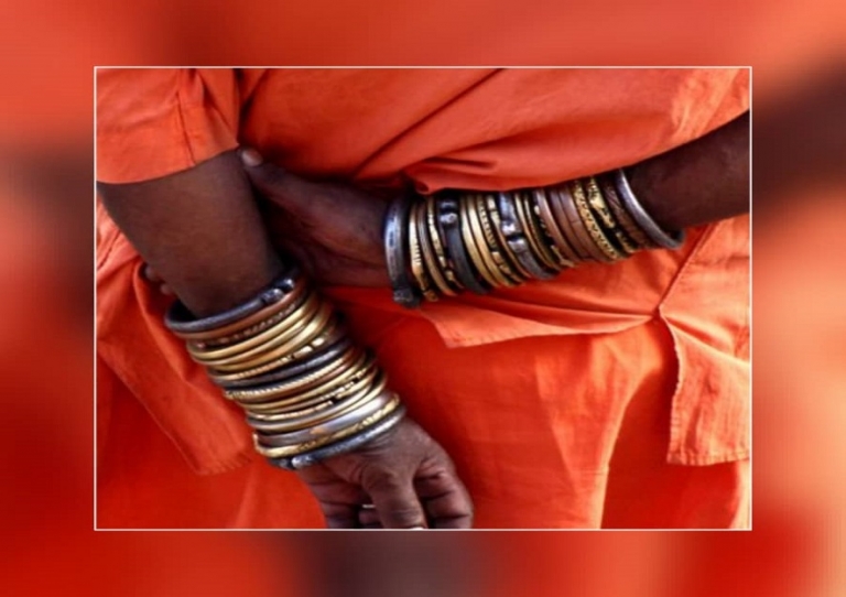 How bangles served as slave trade currency and wealth symbol in African ...