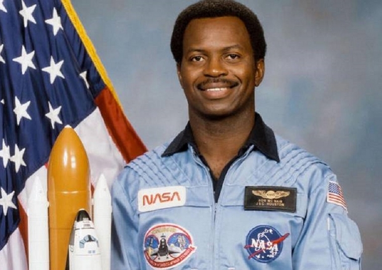 The pioneering astronaut killed in the 1986 space-shuttle explosion ...