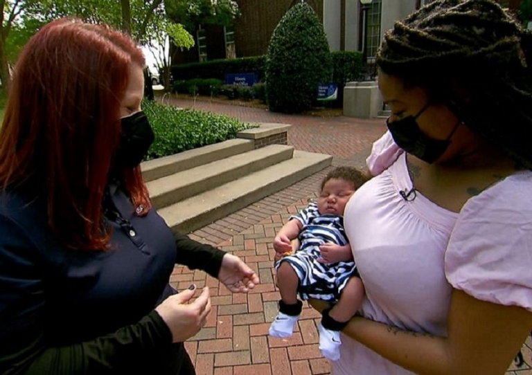 Emotional moment woman meets 911 operator who helped her through her ...