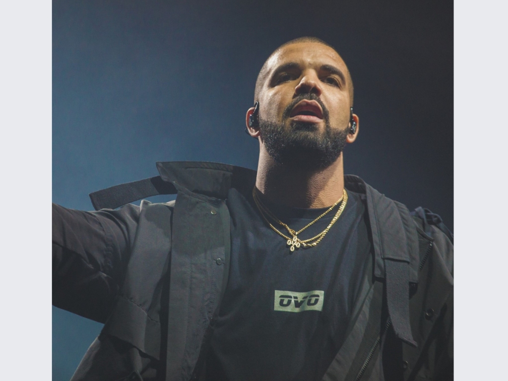 Drake shocks another fan with $139k Mercedes-Benz G-Wagon - Face2Face ...