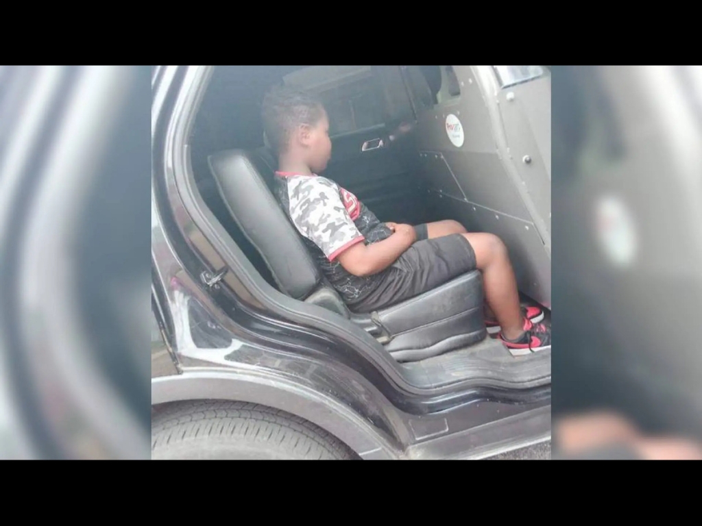 10-year-old Mississippi boy placed in cell for peeing behind his mother ...