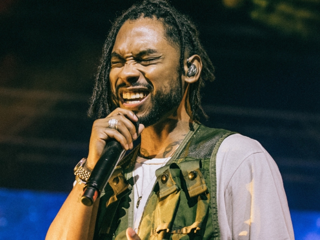 R&B star Miguel says he isn't interested in dating after his divorce ...